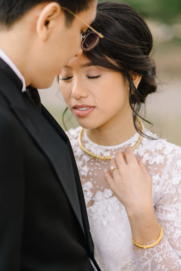 Engagement session at the Menil Collection Houston Skyline