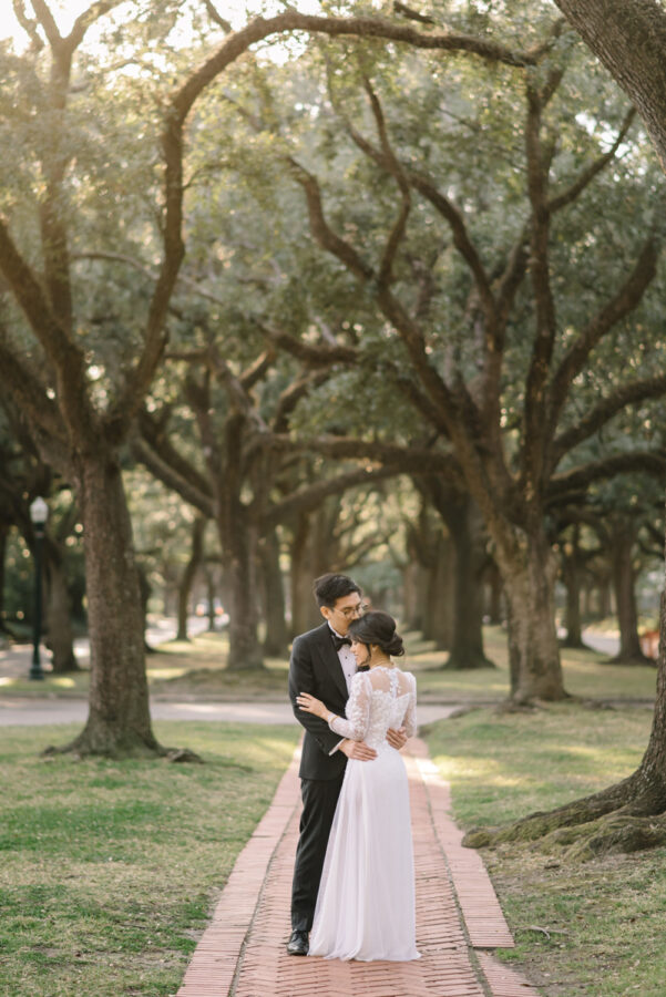 Engagement session at the Menil Collection Houston Skyline