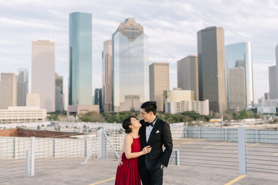 Engagement session at the Menil Collection Houston Skyline