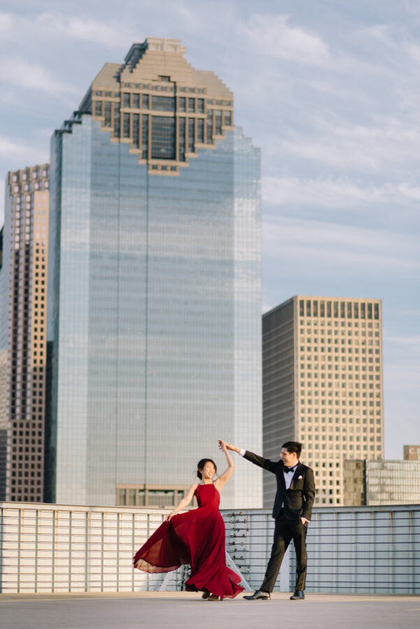 Engagement session at the Menil Collection Houston Skyline